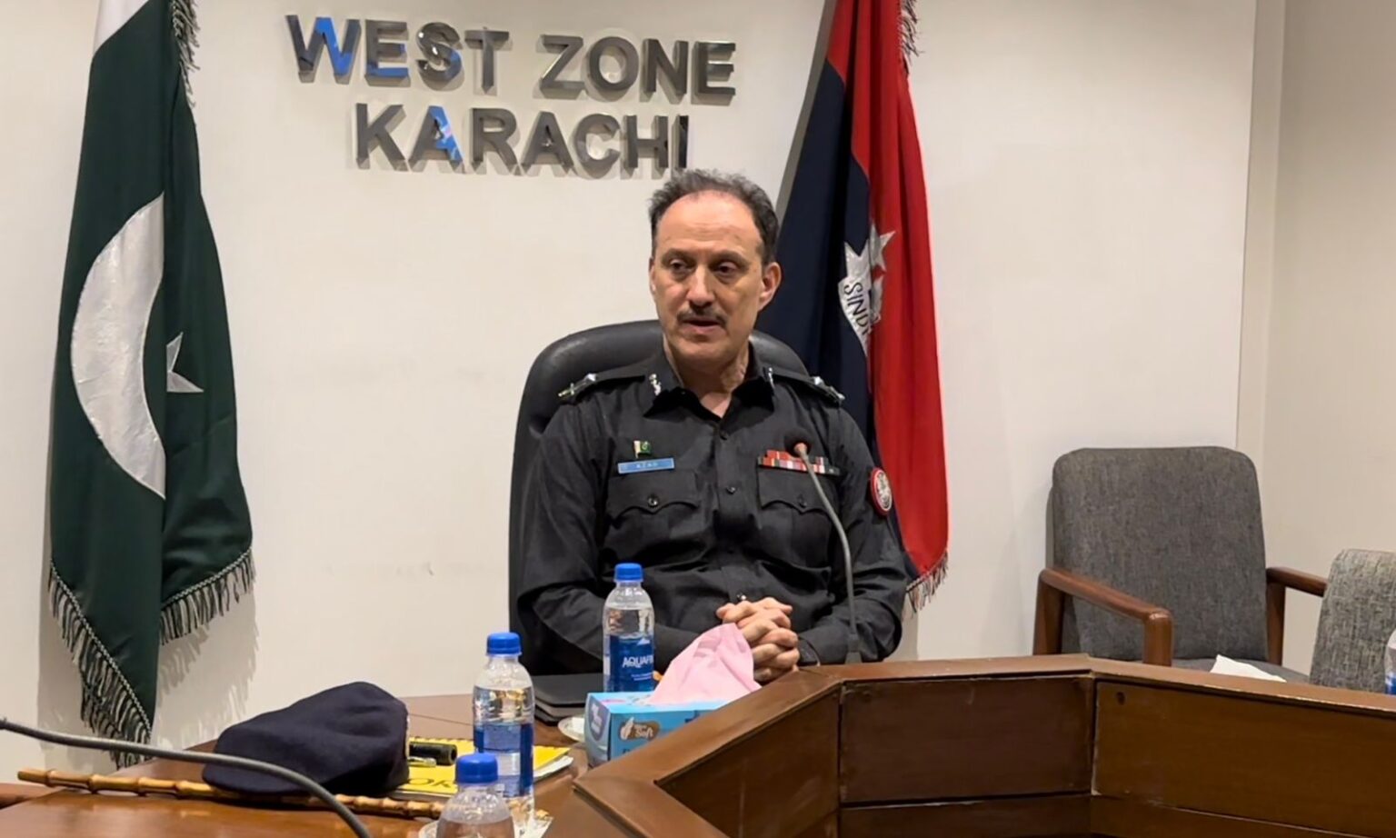 Karachi Police Chief Visits West Zone Office to Review Security ...